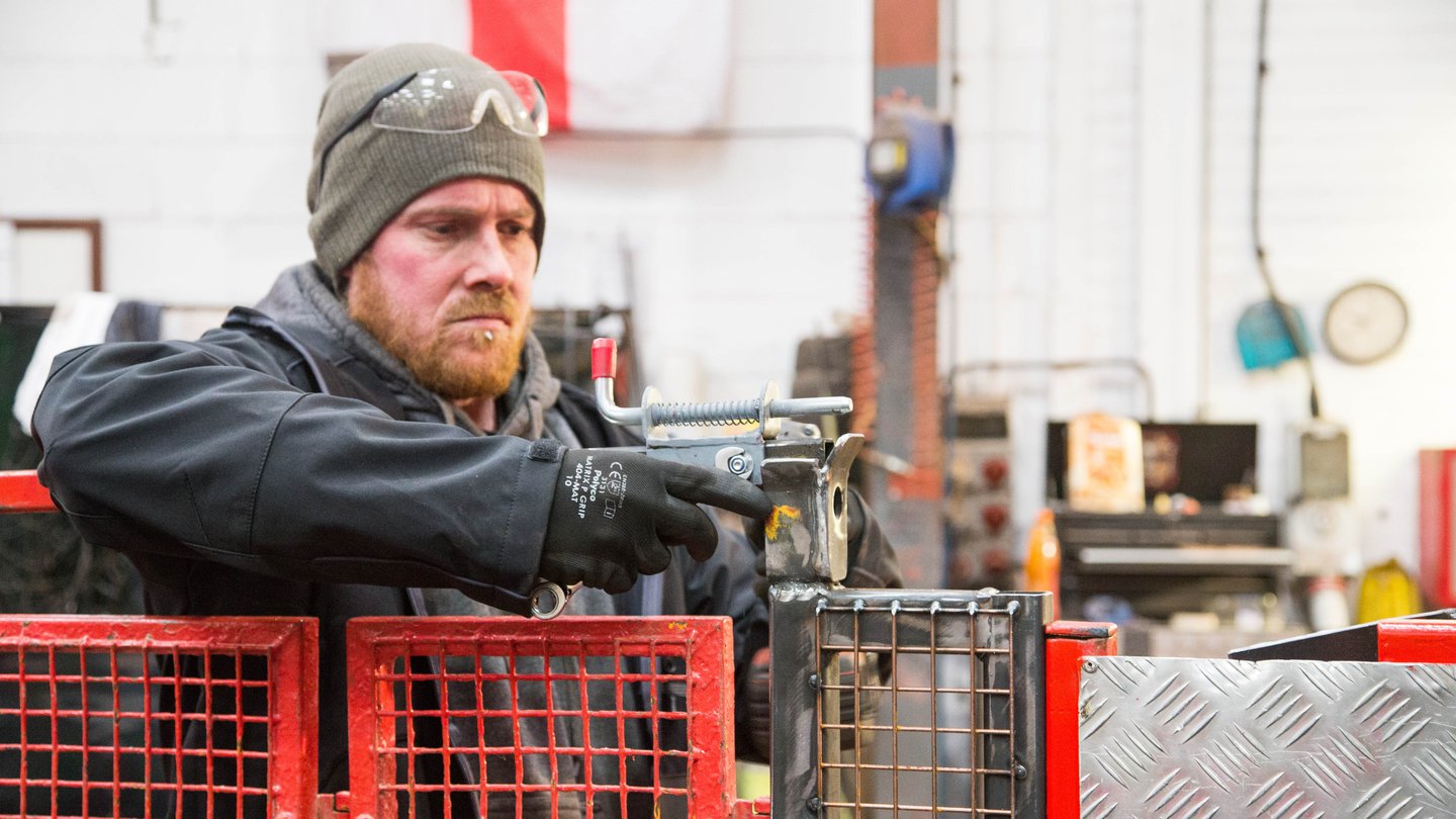 Safe & Accredited Hoist Hire | Qualifications & Certificates