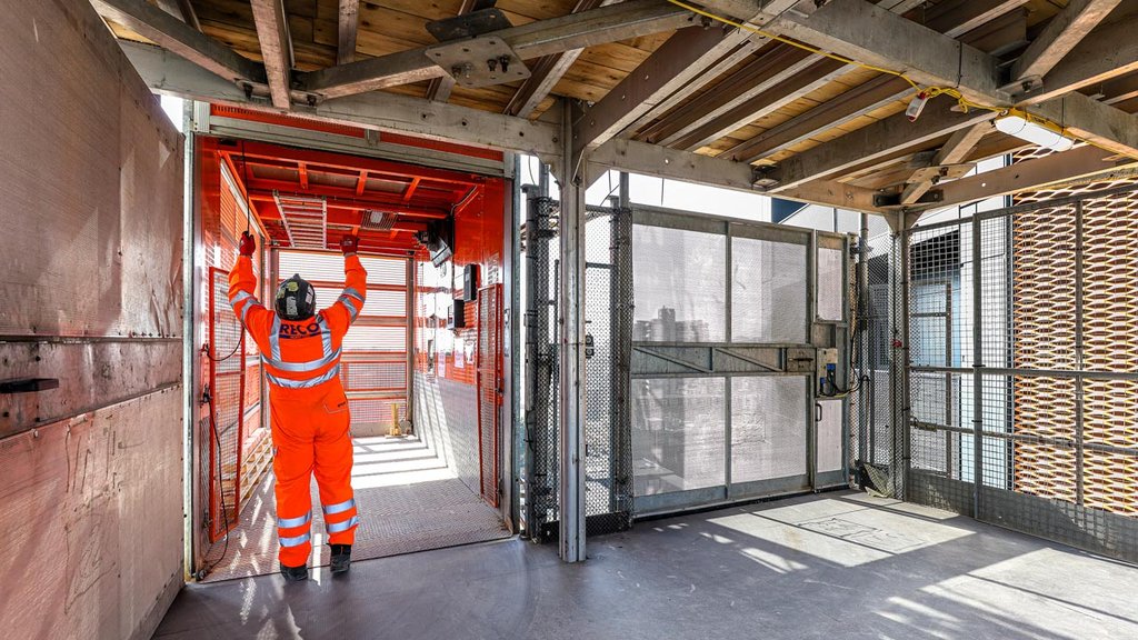 Unlocking Regents View: East London Hoist Case Study