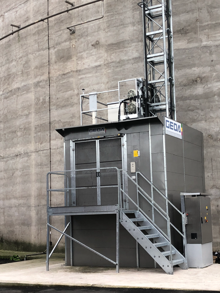 History and milestones of UK’s most extensive hoist service | RECO ...