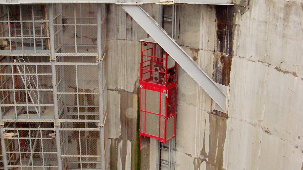 Stros BV 400 Industrial Elevators for Sale | 400kg, 95m